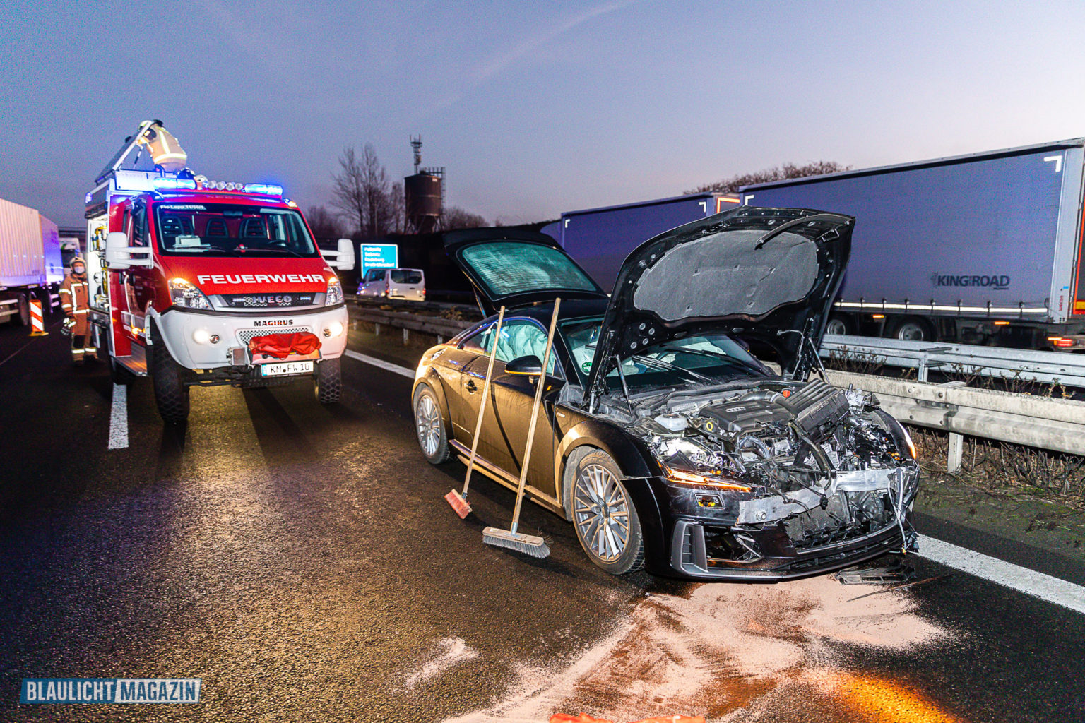 Unfall auf der A4 – Gaffer sorgen für Stau auf der Gegenspur ...