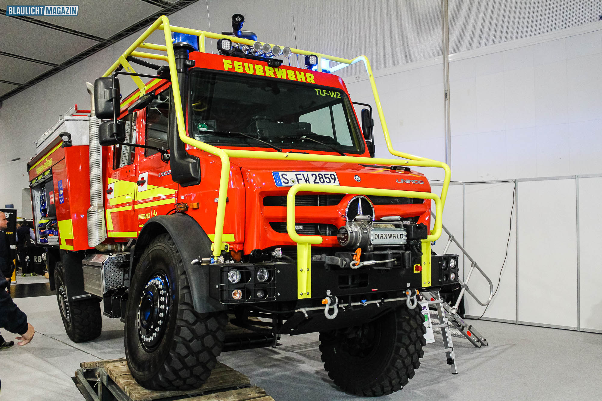 Das neue TLF-W der Feuerwehr Stuttgart | FLORIAN 2022 | Blaulicht ...