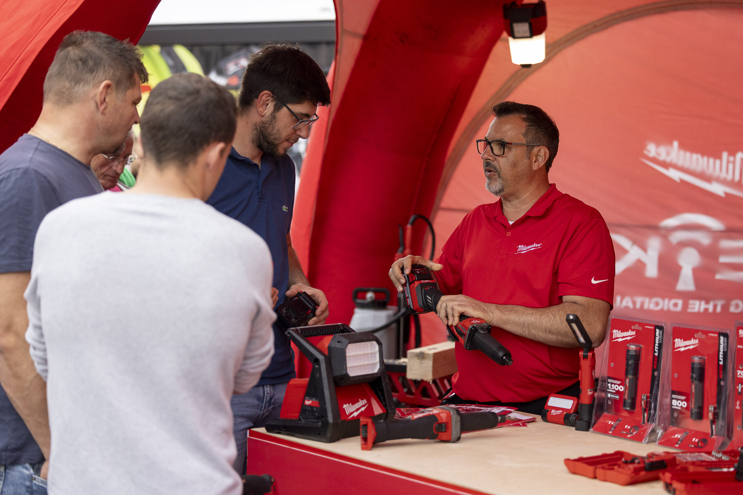 Milwaukee stellt Fire & Rescue Team auf der FLORIAN 2023 vor ...